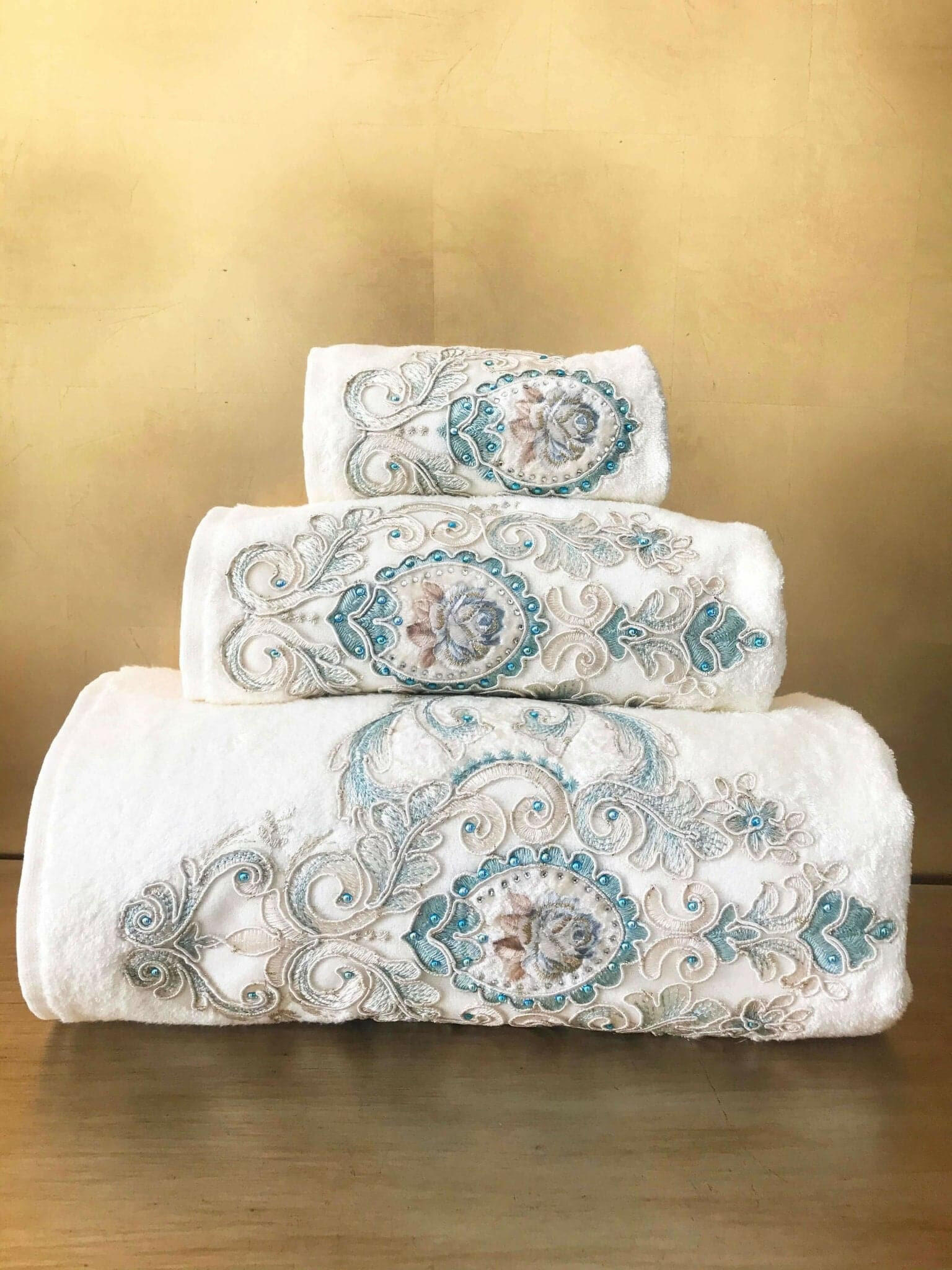 Fiona Floral Embroidery Lace 3 Piece Towel Set, Decorative Towels