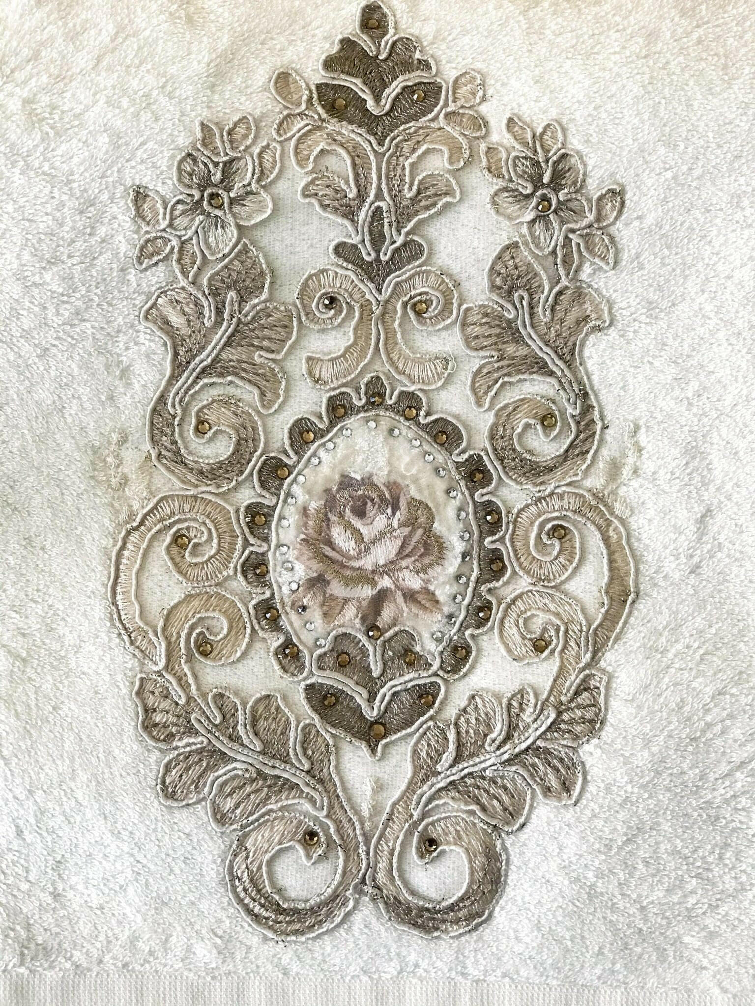 Fiona Floral Embroidery Lace 3 Piece Towel Set, Decorative Towels