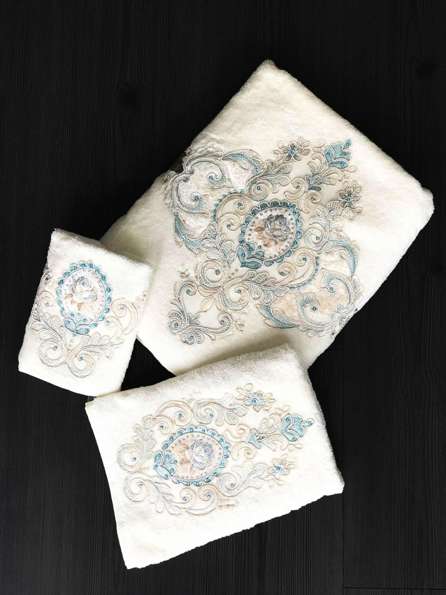 Fiona Floral Embroidery Lace 3 Piece Towel Set, Decorative Towels