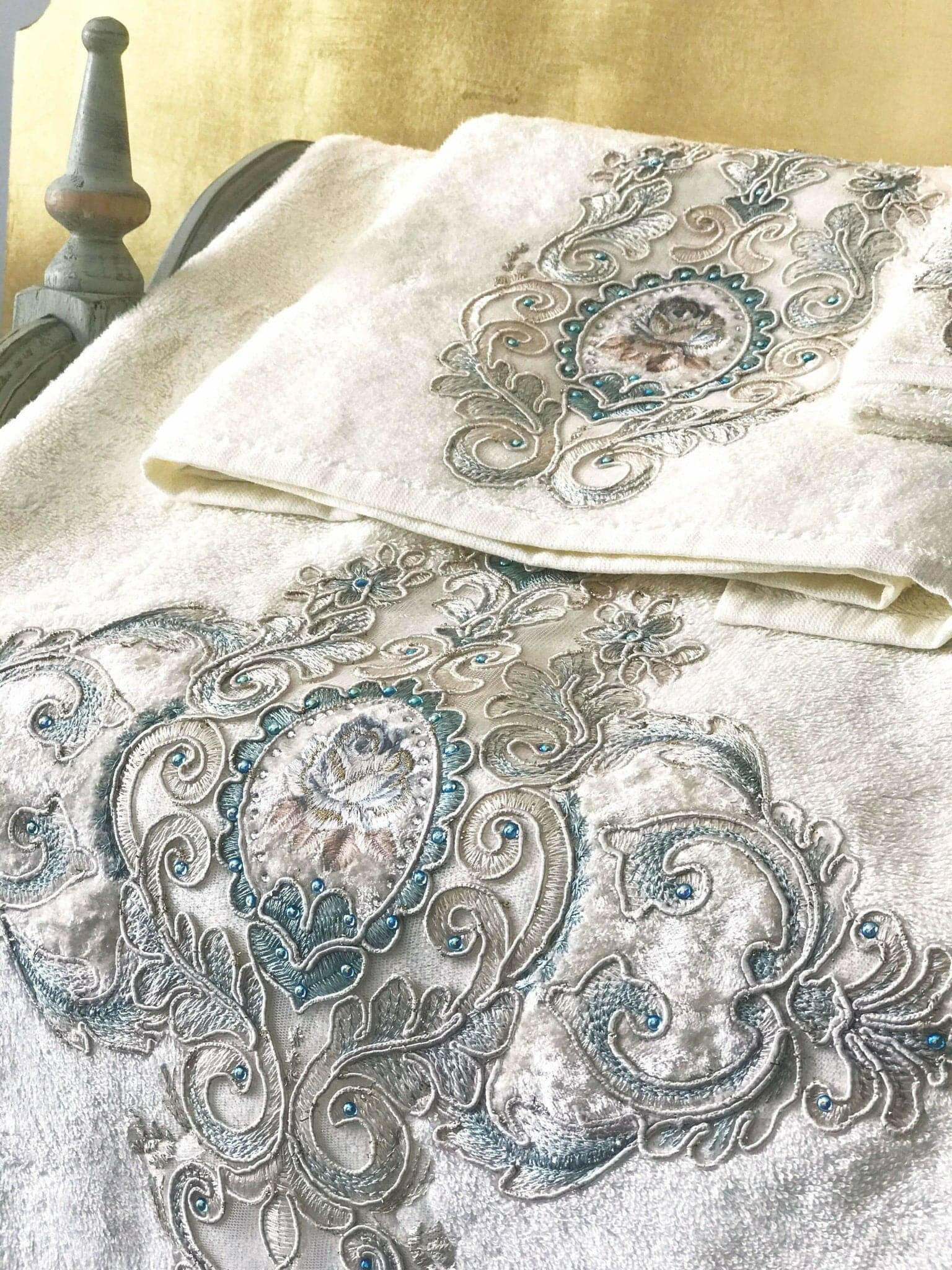 Fiona Floral Embroidery Lace 3 Piece Towel Set, Decorative Towels